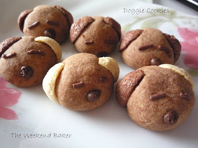 The Diary of the Weekend Baker.......: Doggie Cookies