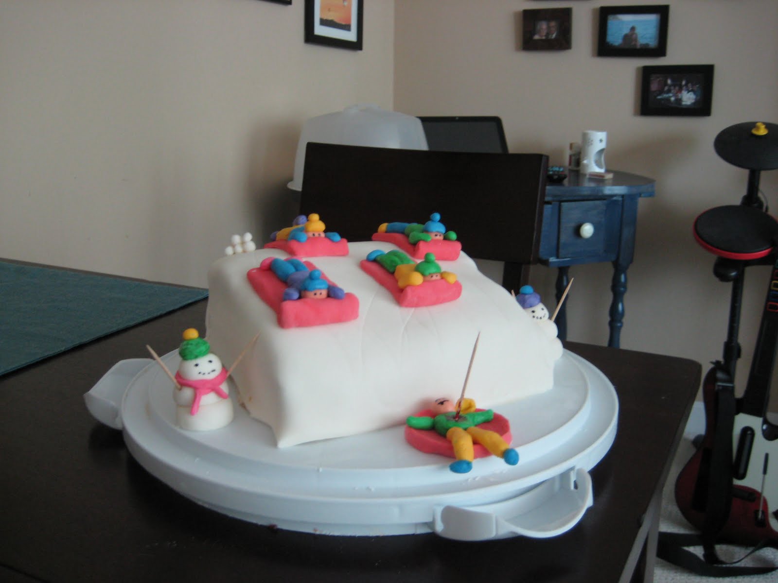 Serena's Sweets: Team Sled in cake!