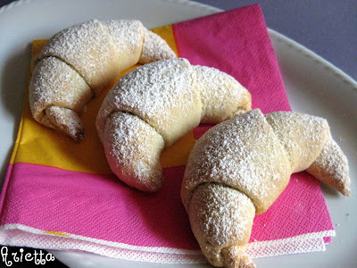 muffins, cookies e altri pasticci: Cornetti allo yogurt