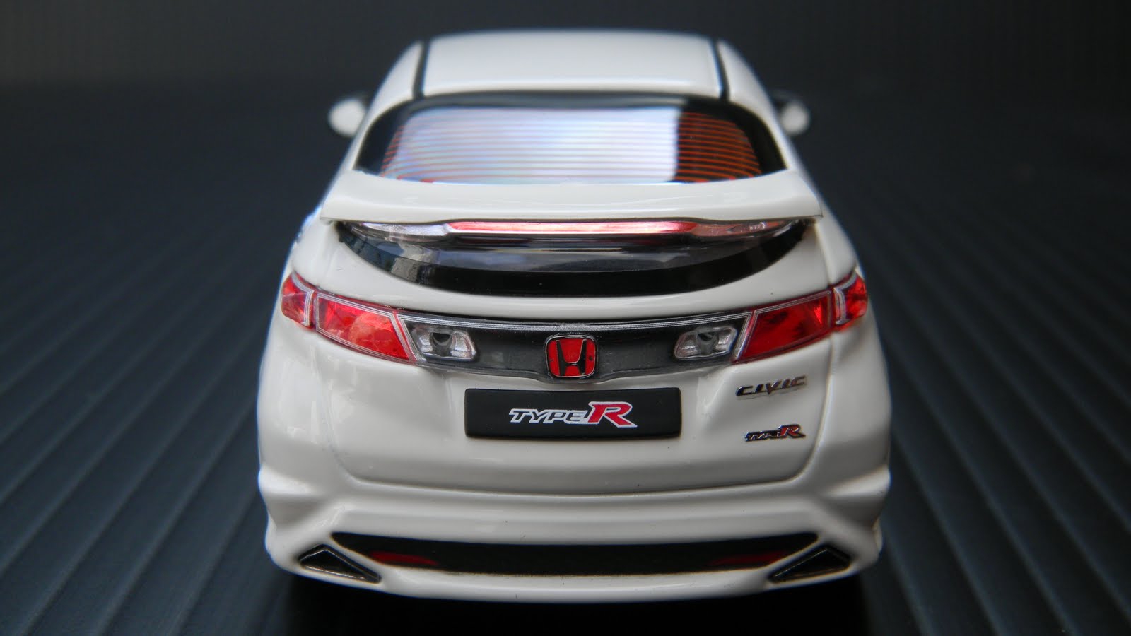 118 MODELS: Ebbro Honda Civic Type R Euro
