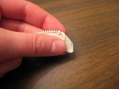 All For This Penny Craft Blog: Zipper Rose Tutorial