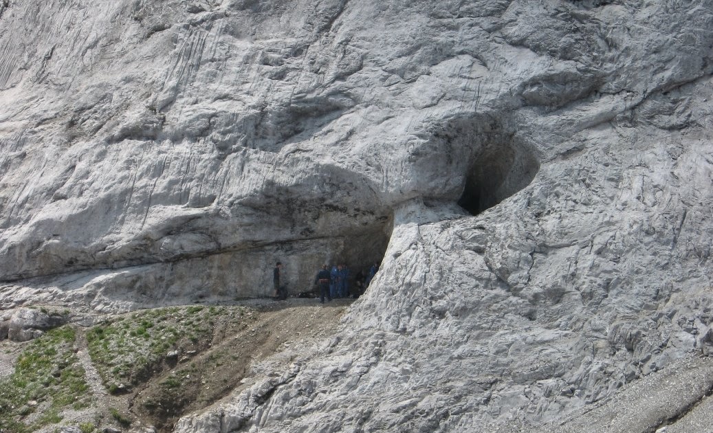 Postcards from Alberta: Gargantua Cave