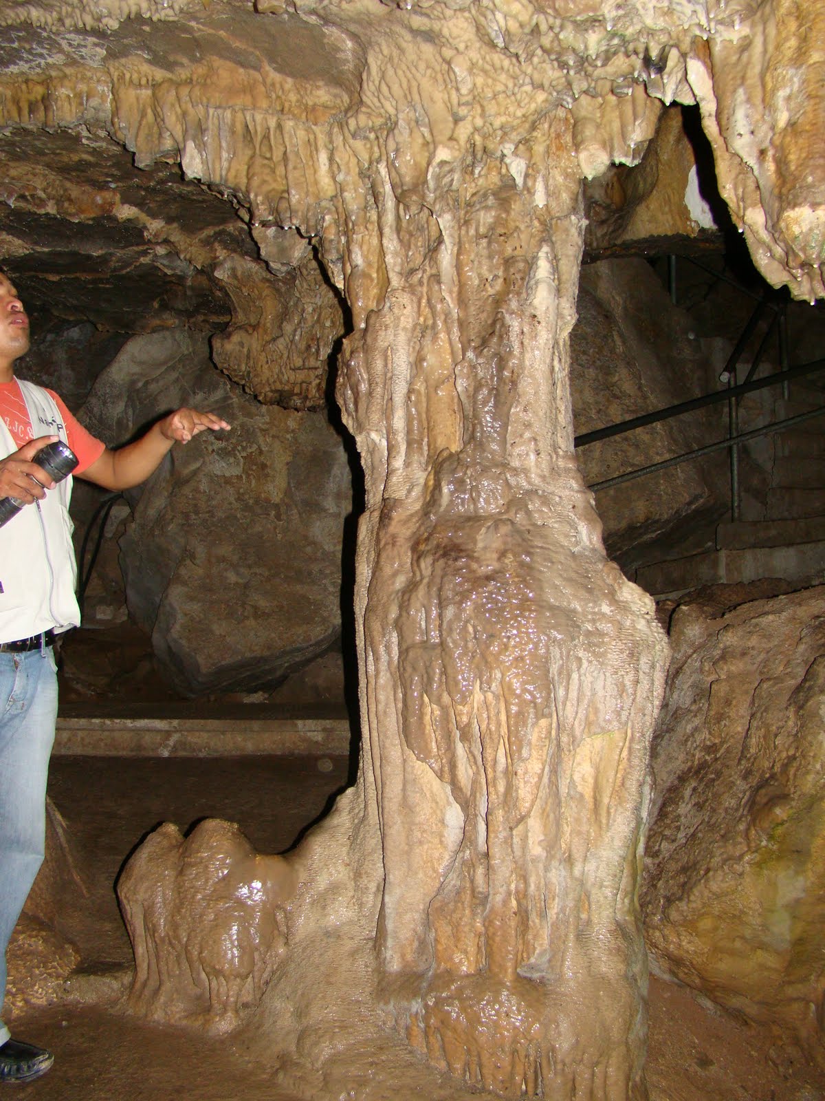 Las Voces del Otro Mundo: Cuevas de Taulabe
