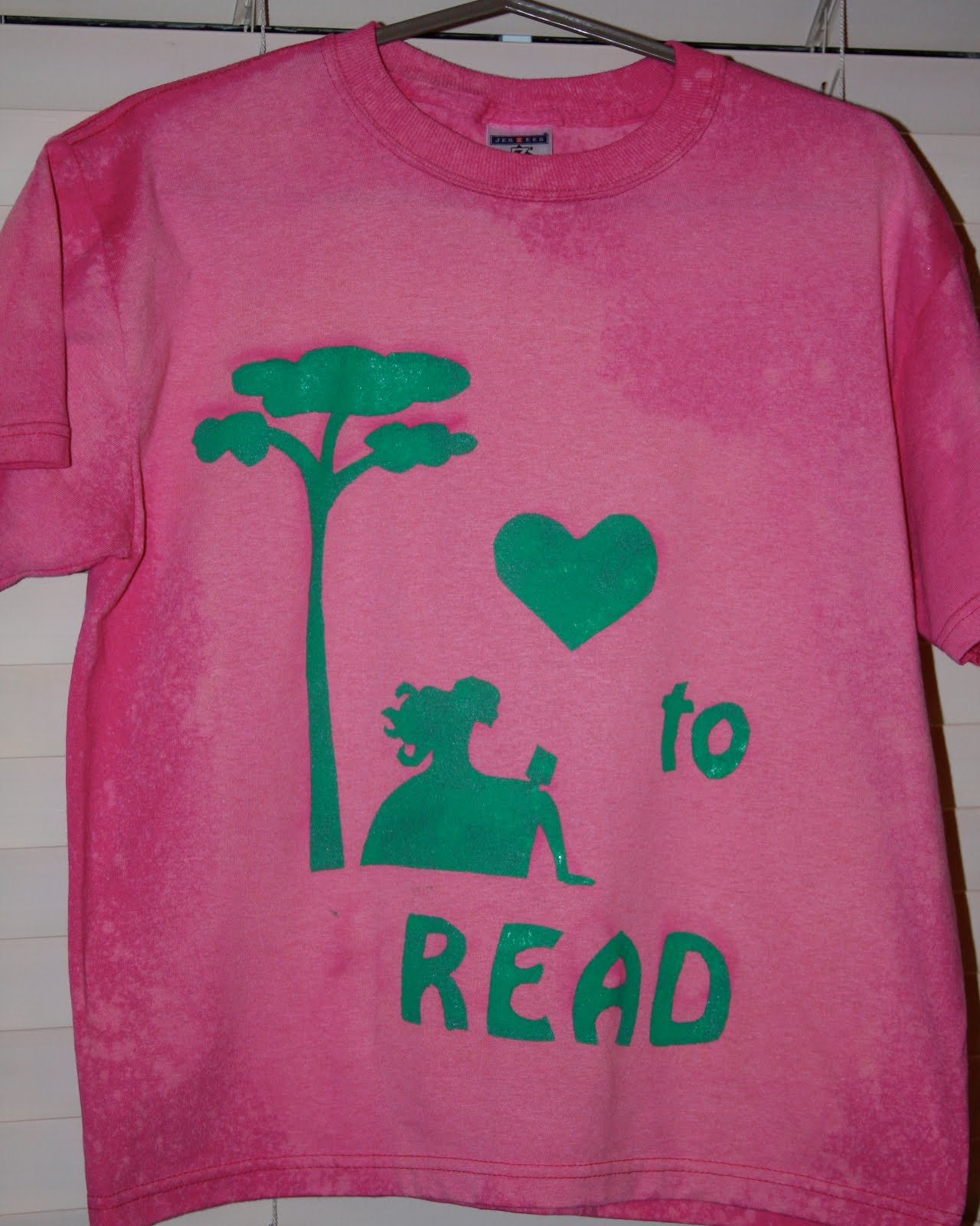 Trendy TreeHouse: Freezer Paper Shirt Ideas & Tutorial