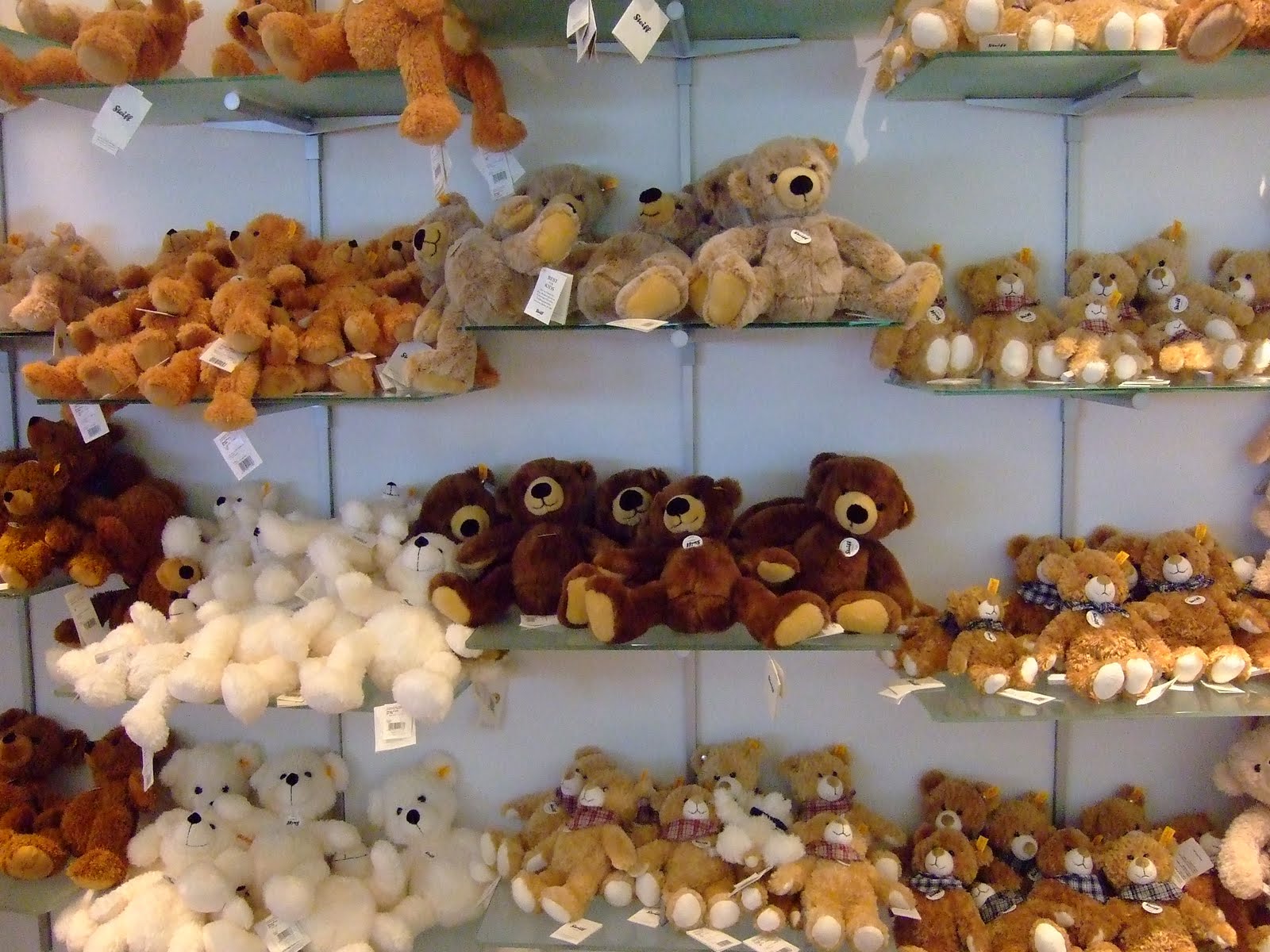 Valde Siccus Sero: Steiff: Knopf im Ohr