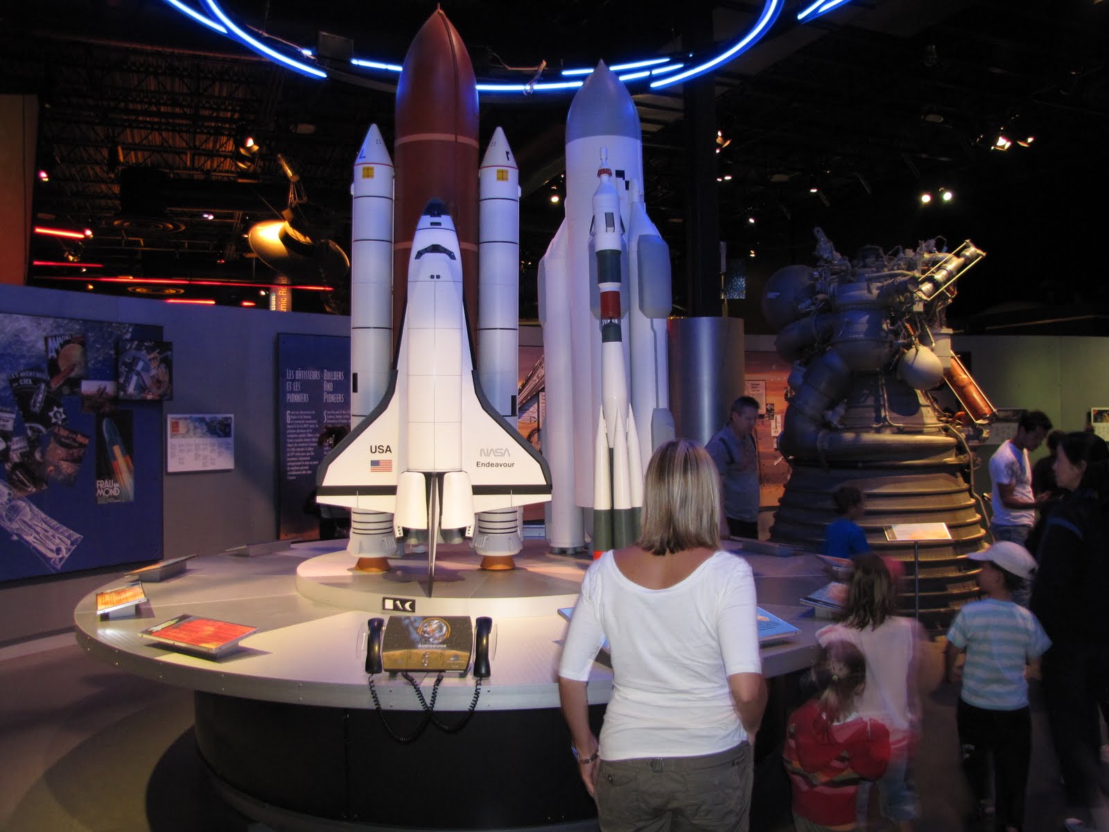 La vie de deux princesses: Cosmodome de Laval