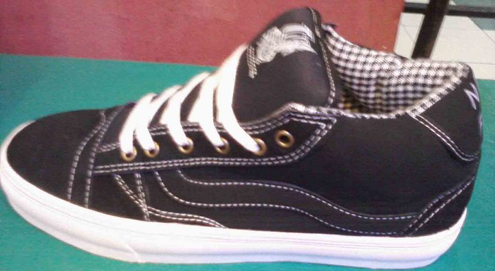 SHOES SHOP ONLINE: - VANS NECK FACE