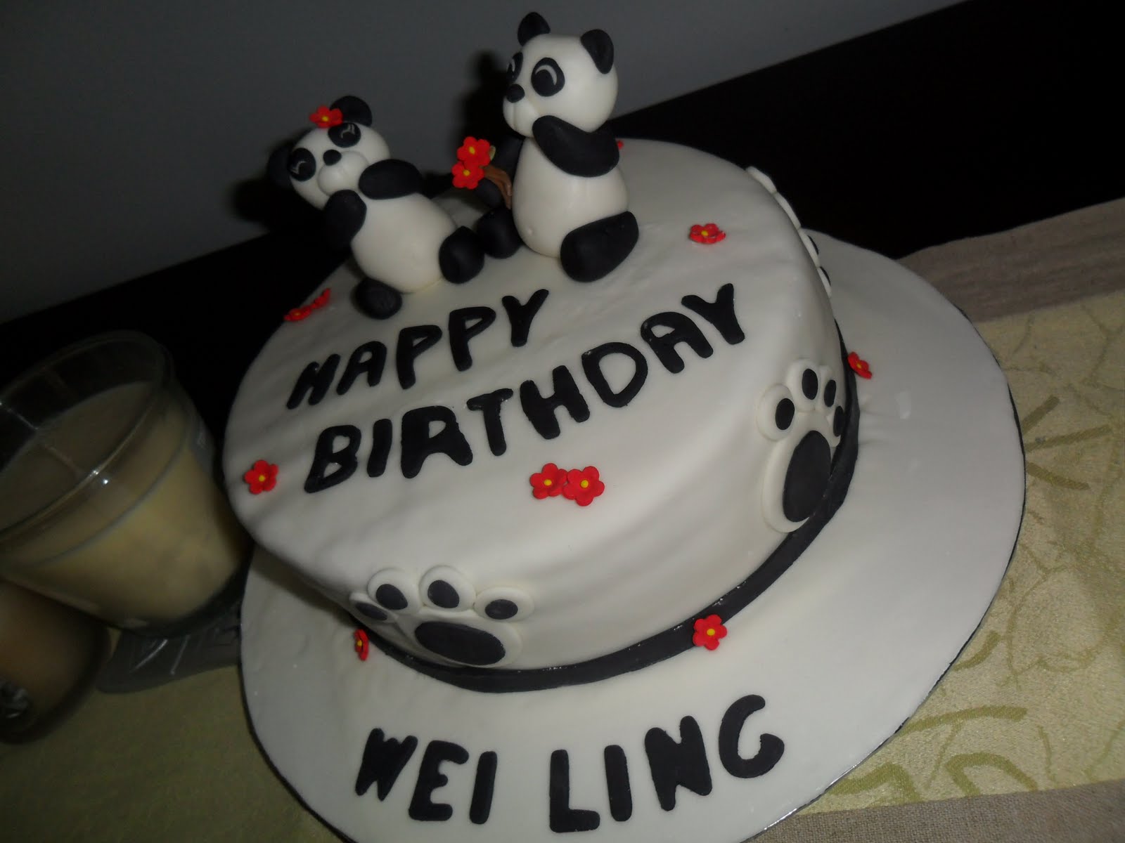 ~~~Ecupcakes~~~: Panda Fondant Cakes