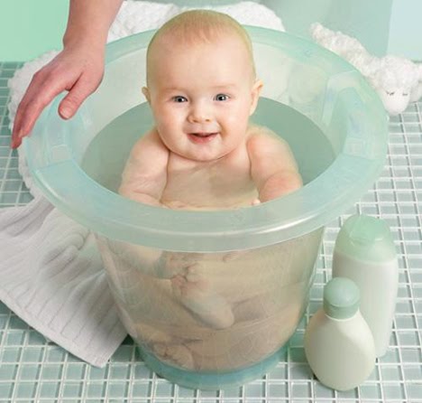 Tips for Mother and Baby: 17.Bathing the child