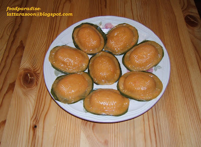 Orange Kuih Ang Koo (Orange Steamed Turtle Cakes)