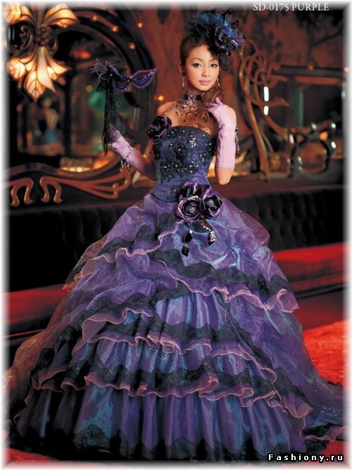 Trend And Fashion: Astounding Japanese dresses and kimonos