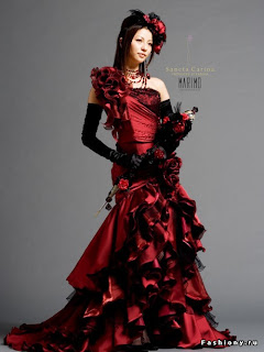Trend And Fashion: Astounding Japanese dresses and kimonos