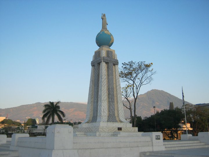 El Blog de Francisco Araniva: El Divino Salvador del Mundo