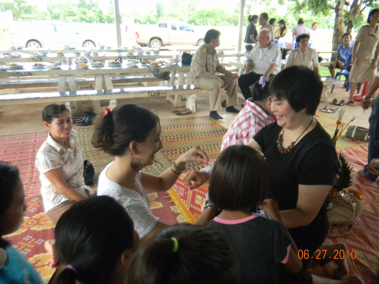 Valerie Goes to Thailand: My Favorite Thai Tradition: String Tying