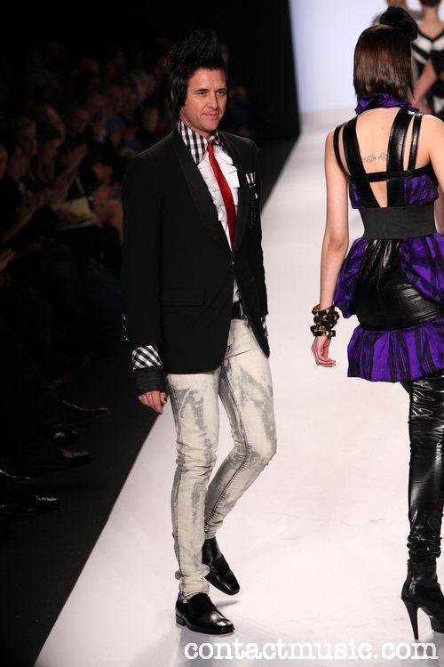 SPLAT! goes my mind.: Seth Aaron is Love.