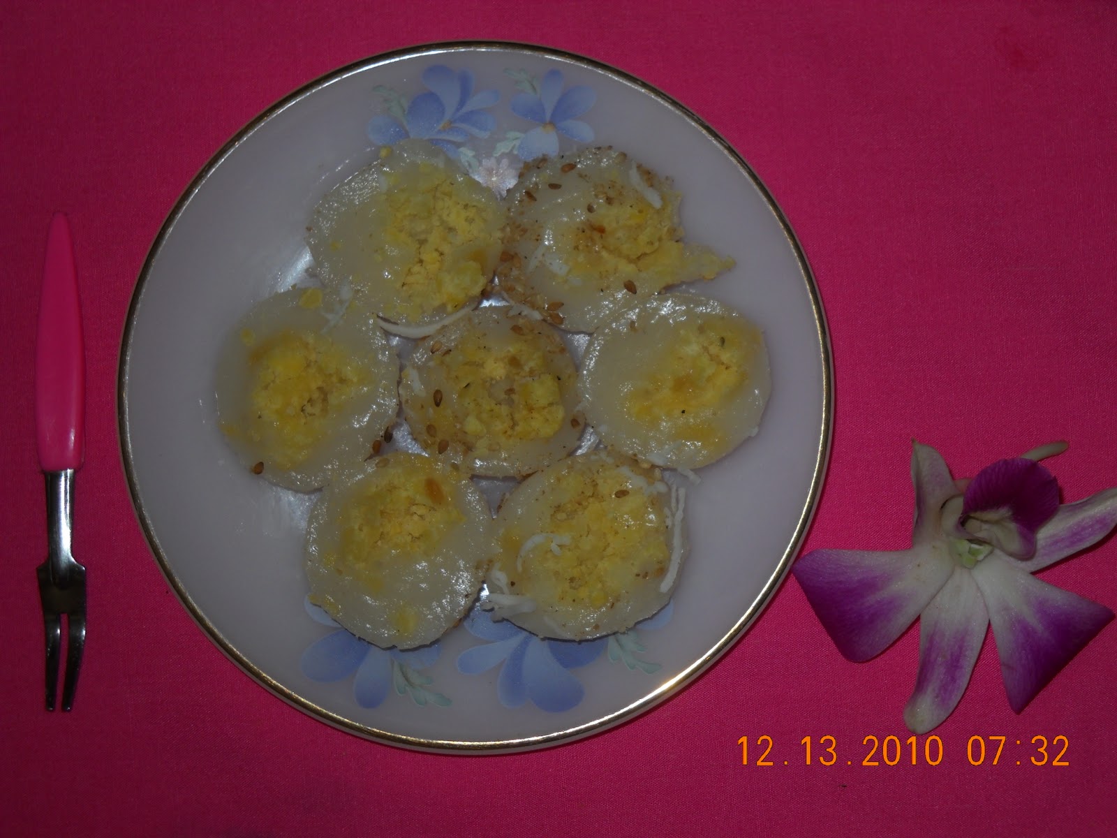 Let enjoy Khmer tranditional cakes: Khmer cake delicious