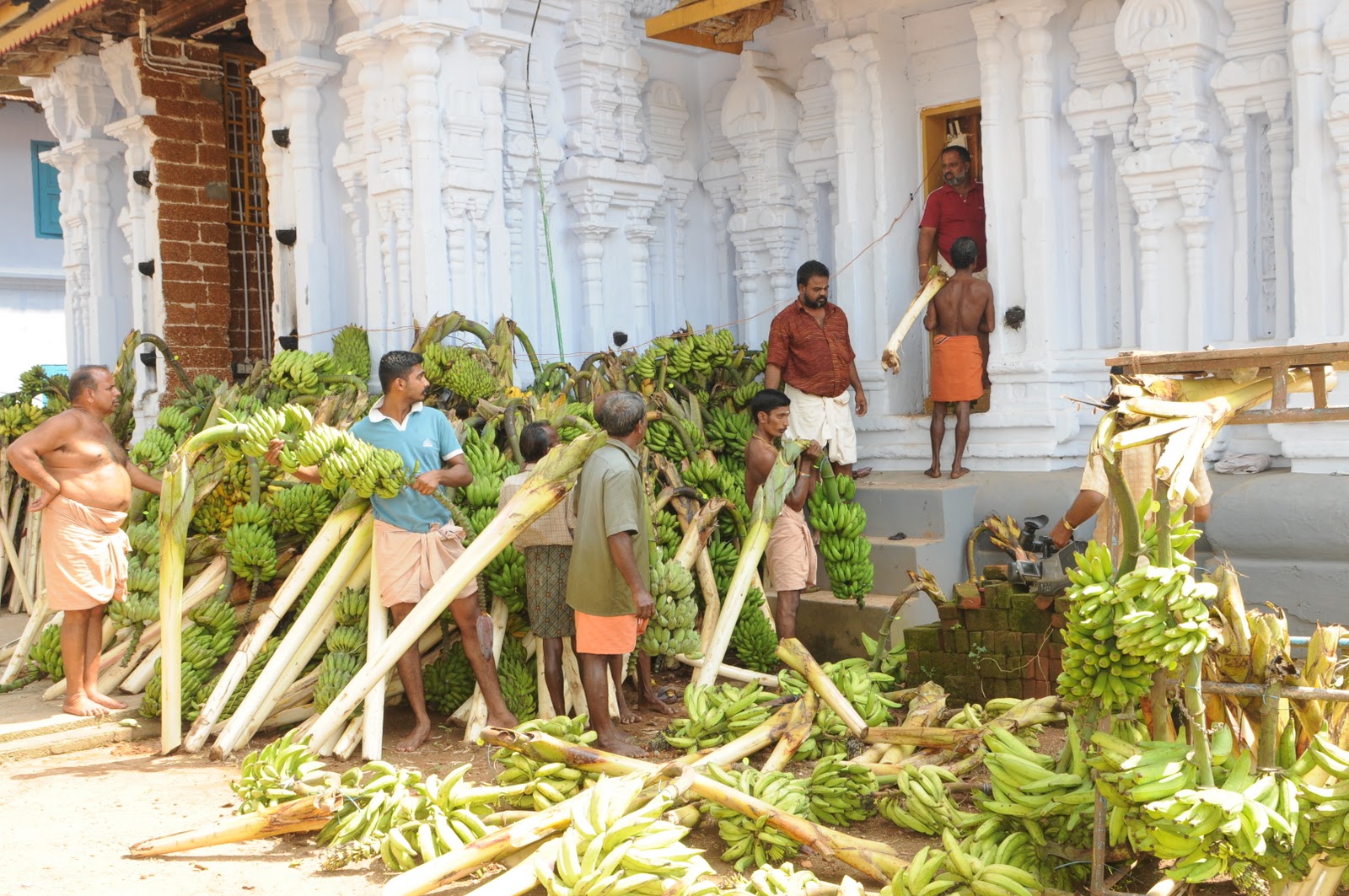 Ramesh Menon's Clicks and Writes: Photo Speaks - Mahanavami Maholsavam ...
