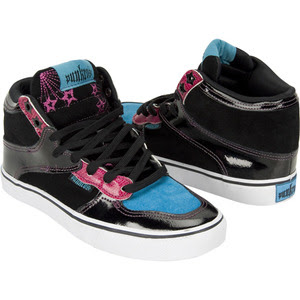 DEATH GRIP - La moda, Incomoda: PUNKROSE - chicas