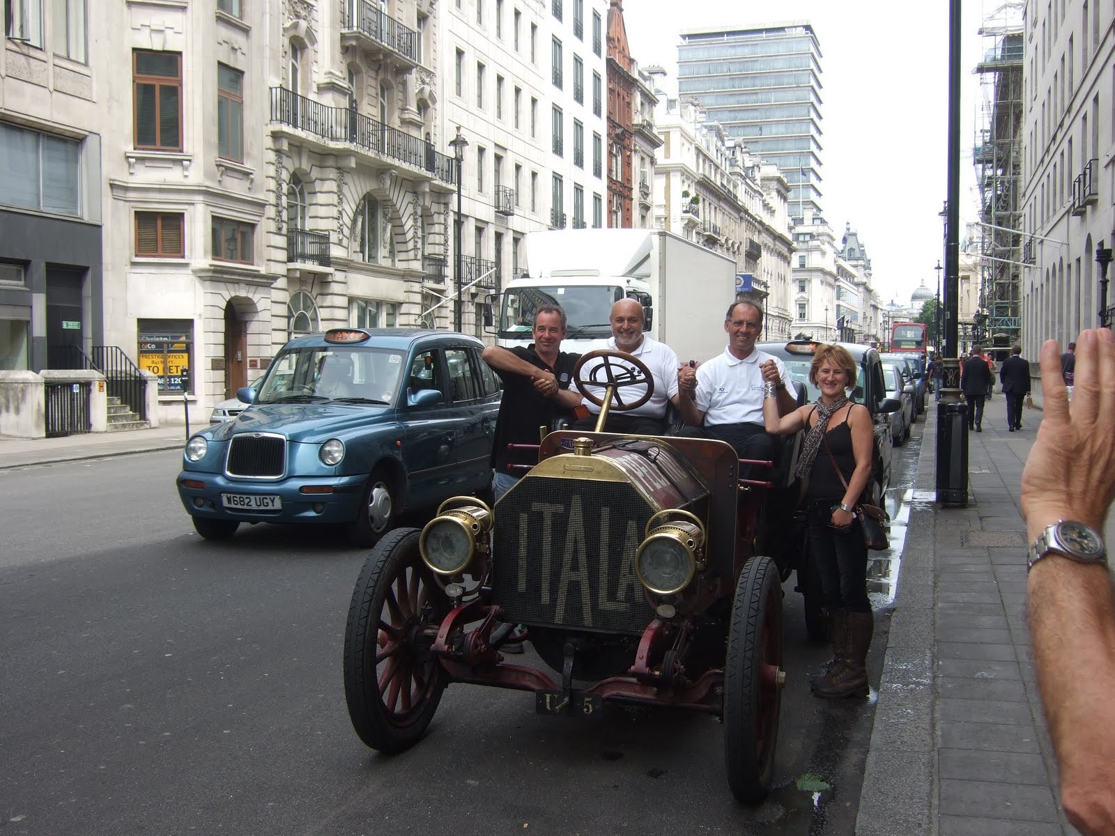 Peking to Paris 2010 on a 1907 ITALA by David and Karen Ayre ...