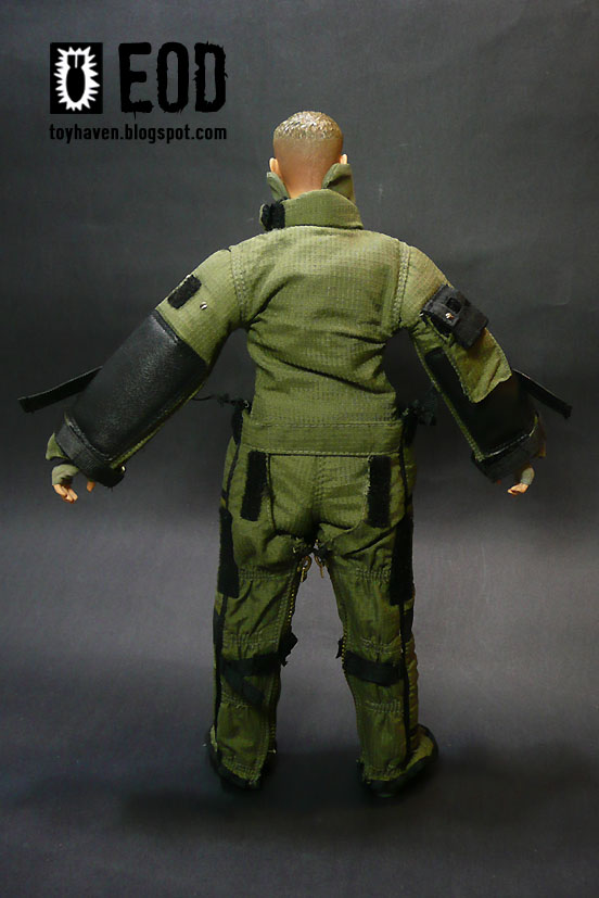 toyhaven: Suiting up Dragon EOD "William" with the SRS-5 REVIEW II
