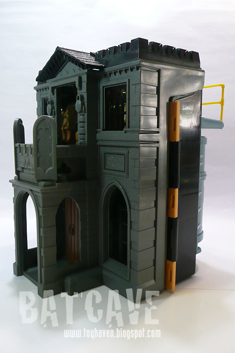 toyhaven: Surprise Buy @ STGCC 2010: Mattel Batman Batcave Playset