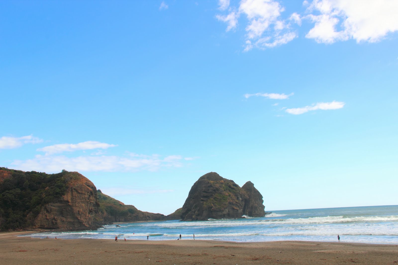 Piha Beach | PhotoTale
