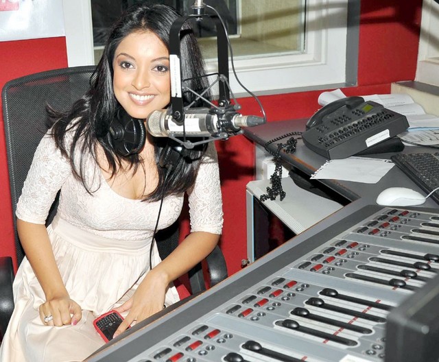 Tanu Shree Dutta at Big FM Photo Gallery 2010 | .Today Cinenews- Tamil ...