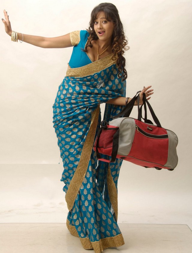 Hot Picsz: Madalsa Sharma Stills from Aalasyam Amrutham