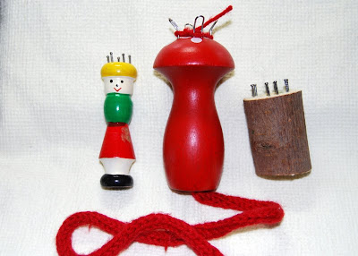 unschool plus: playing with yarn, part 3 (spool knitting)