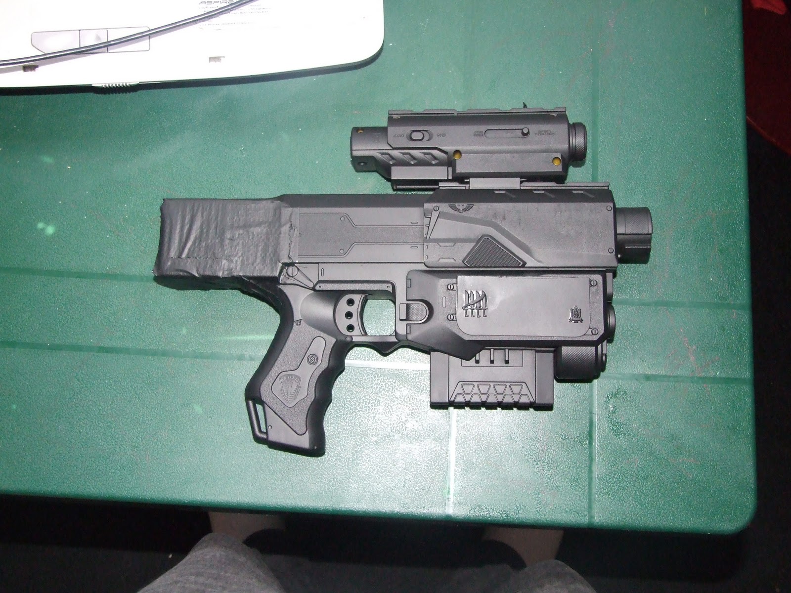 Codex Imperialis: Finished Bolt Pistol Build