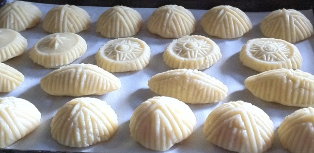 iwannacookie: recipes from the Satellite of Love: Mexican Vanilla Ma'mul