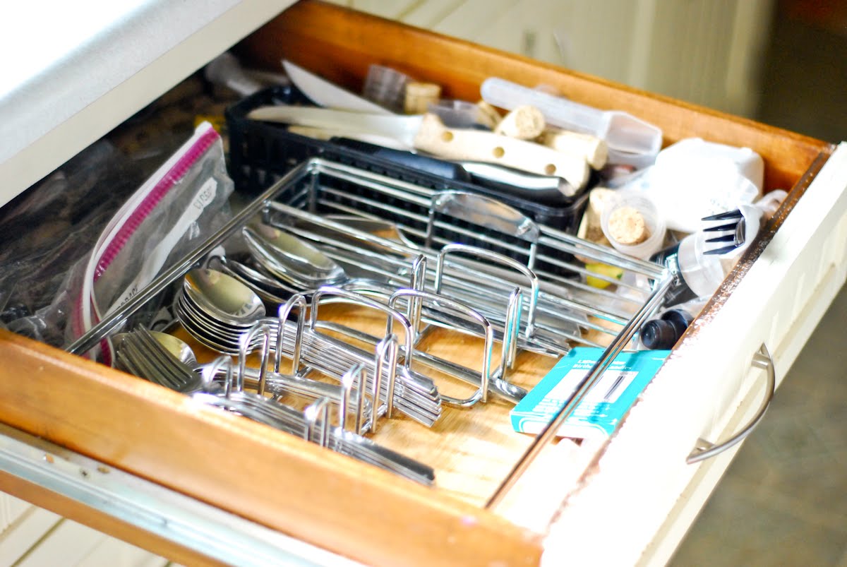 Feet off the Table!: Thursday Goodness- Cleaning Out A Cluttered Drawer
