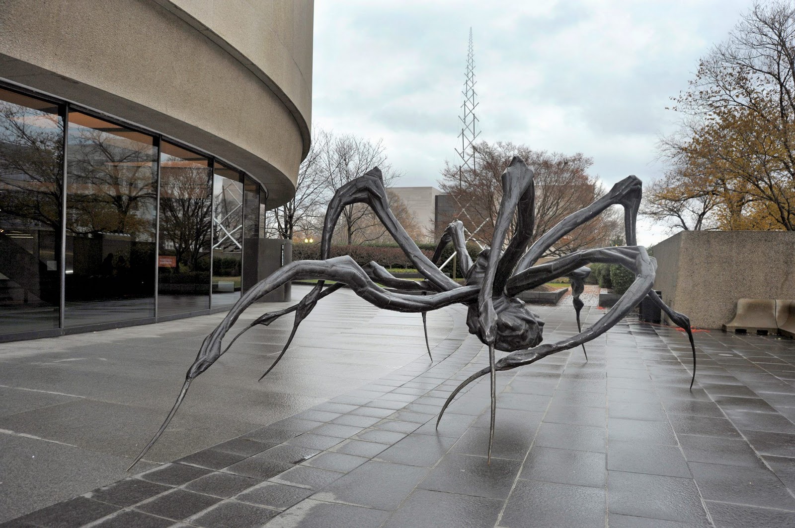 -: Louise Bourgeois#1