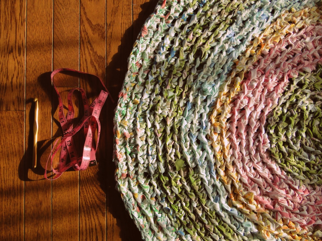 Hot tea and milk chocolate: More rag rugs and a rag bowl