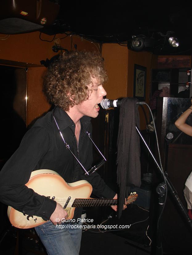 ROCKERPARIS: Another Peter Doherty Secret show with Alan Wass @ Truskel ...