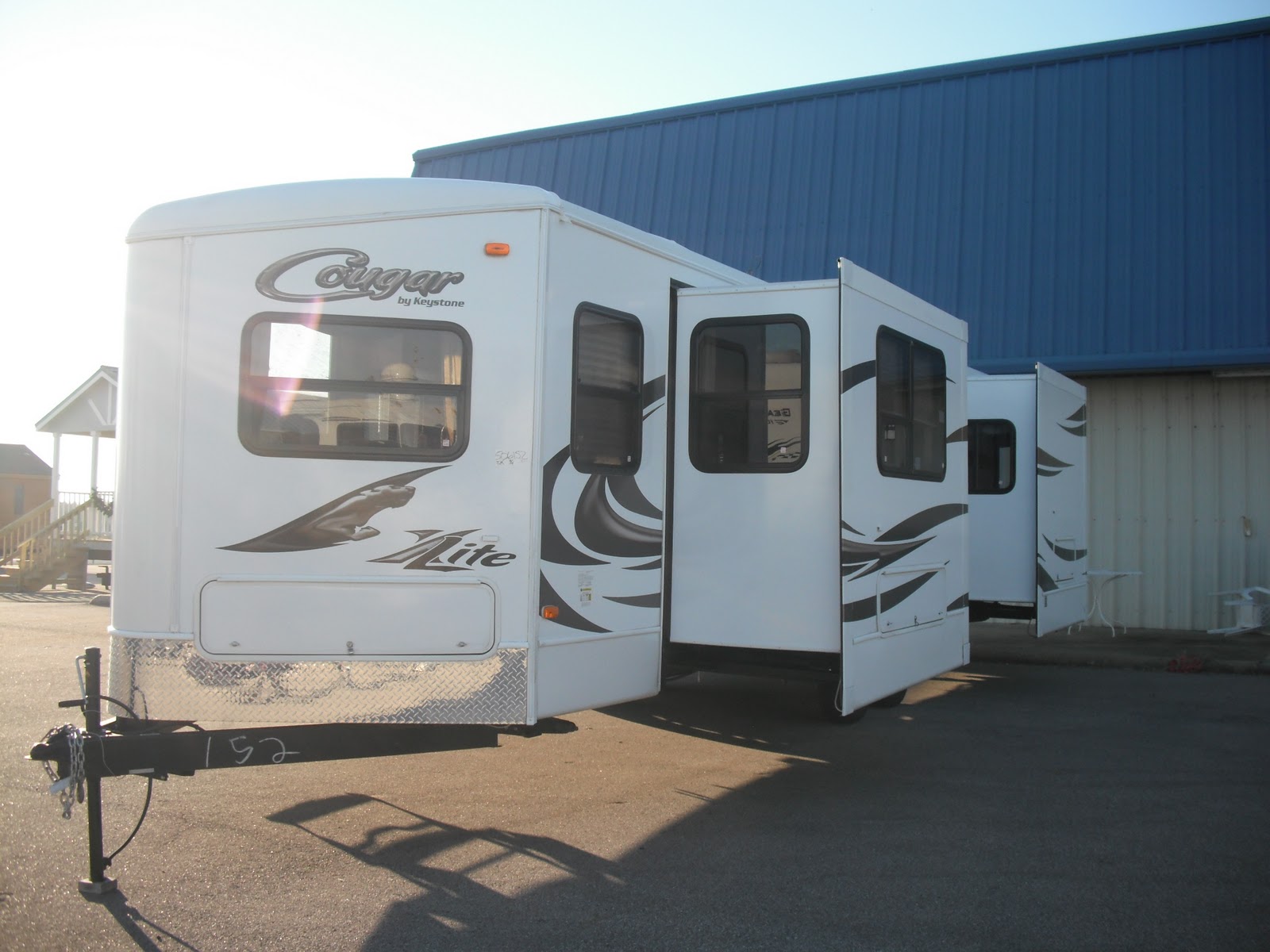 Catch Your Buzz Here! Camping & RV News. Got Wood?: New Cougar X-Lite ...