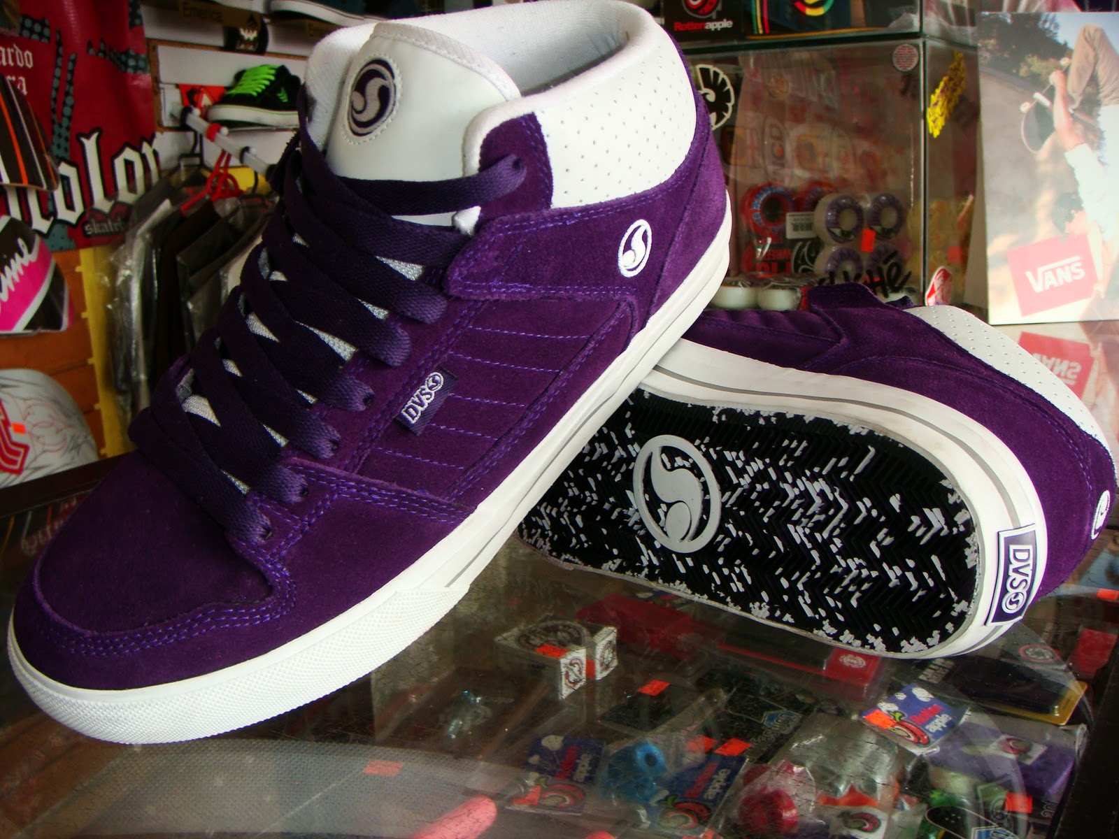 SEKTAskateshop: DVS Shoes