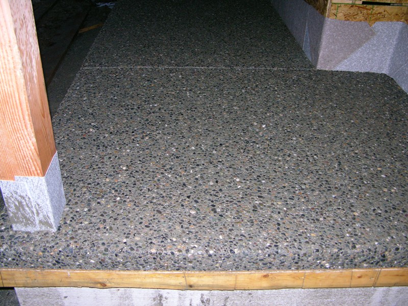 Building A Craftsman Style Farmhouse: We Have A Roof... And Deck!