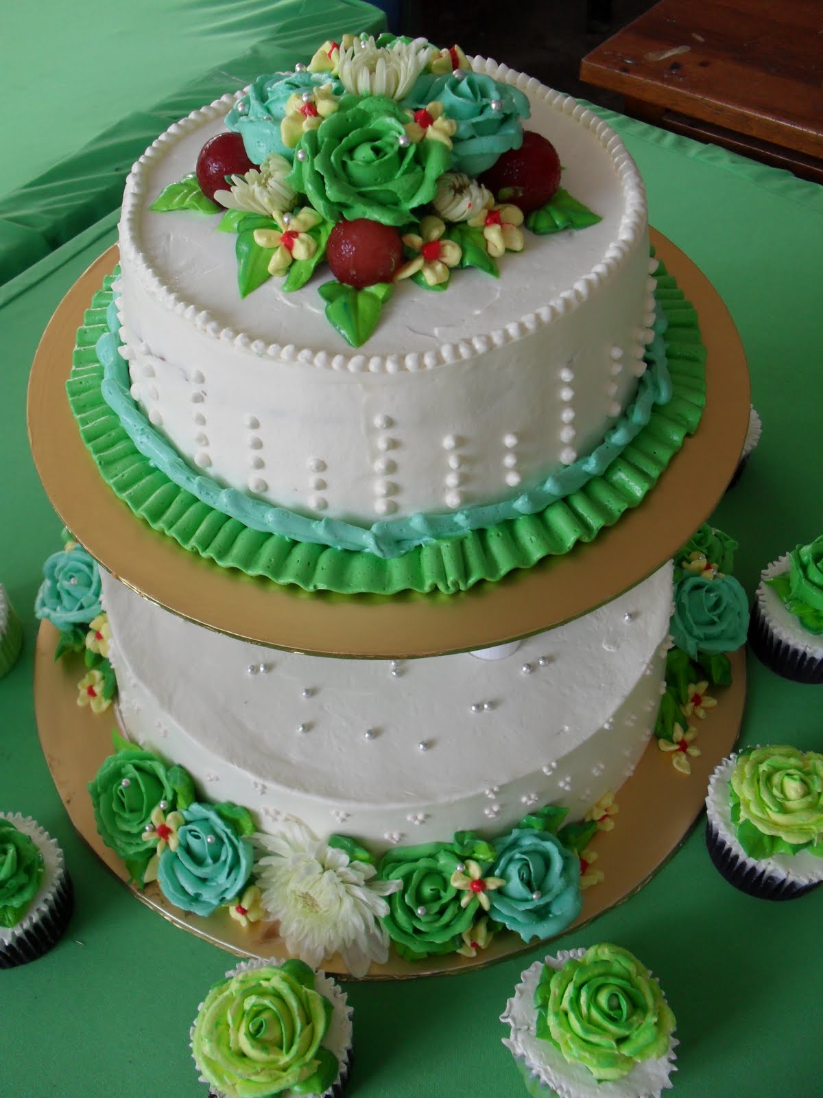 ..:Anissya Cakes:..: kek 2 tingkat tema hijau