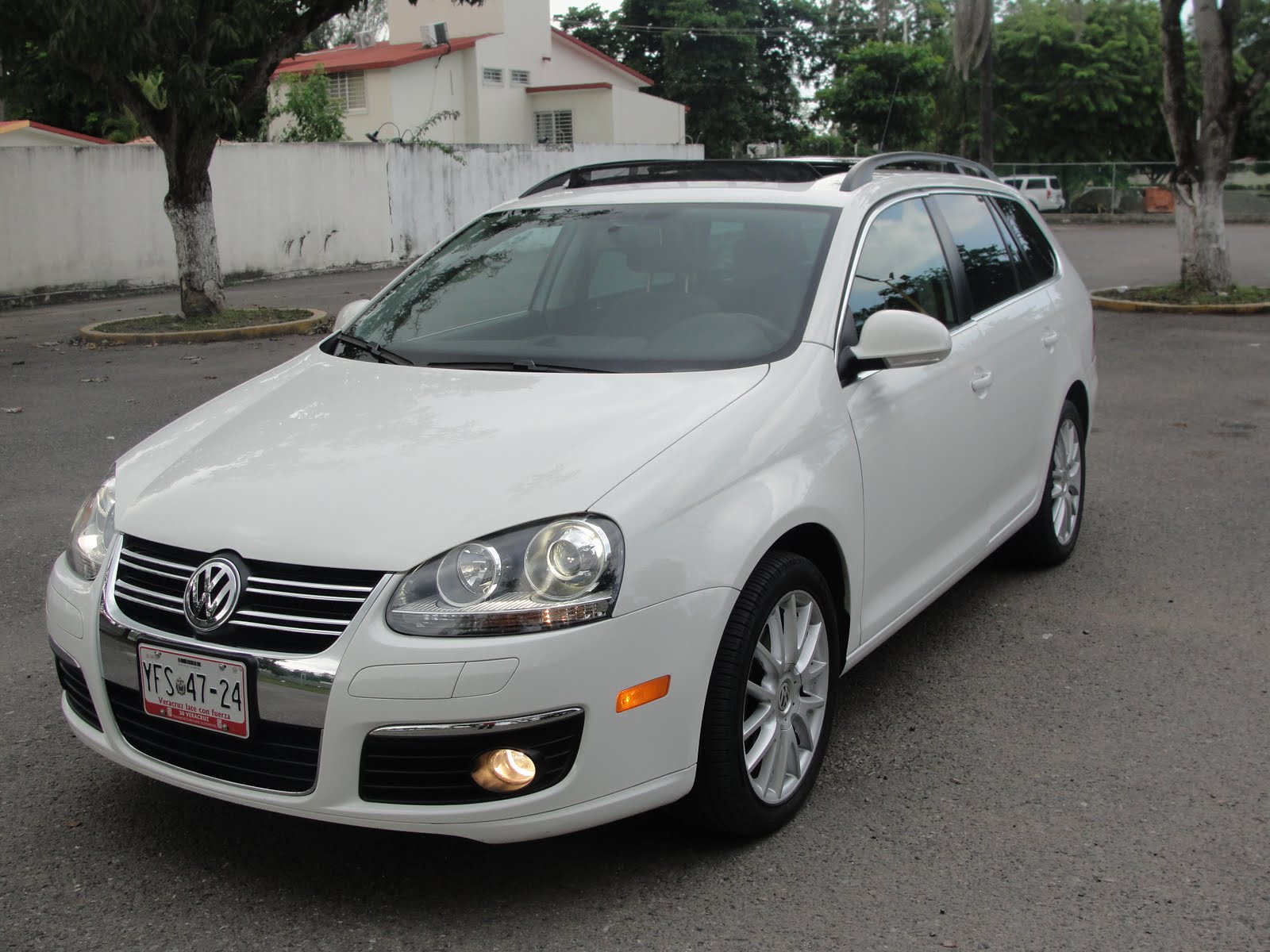 PICS & MORE PICS: BORA SPORTWAGEN 2009