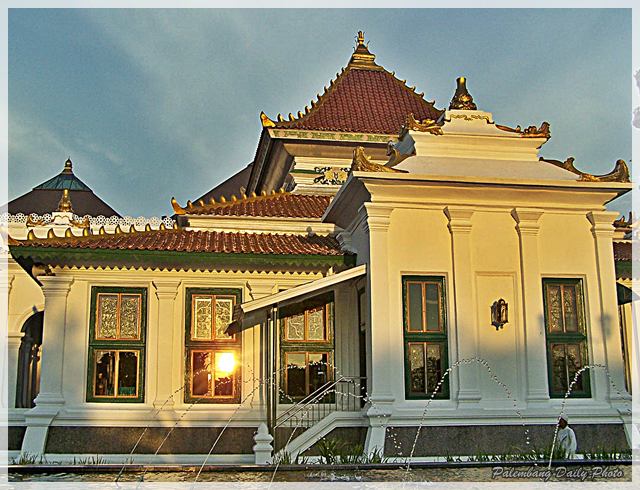 Palembang Daily Photo: Halaman Muka masjid Agung