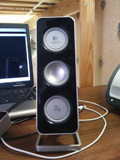 RSMUtechnobytes: Logitech Z-4 2.1 Speaker system with subwoofer *SOLD*