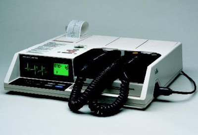 AED Machine: Defibrillator Medtronic Physio-Control Lifepak 10