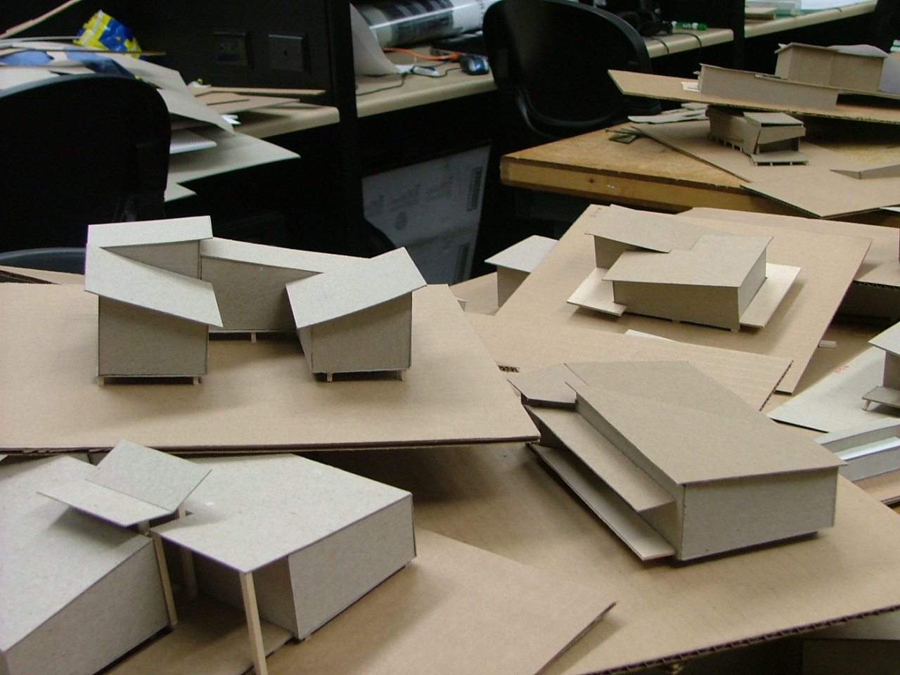 A City Made of Powder: Parti In Hale