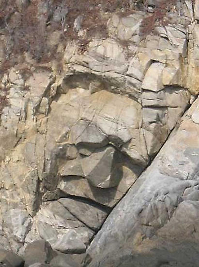 village of fun: Faces Found In Rocks And Mountains