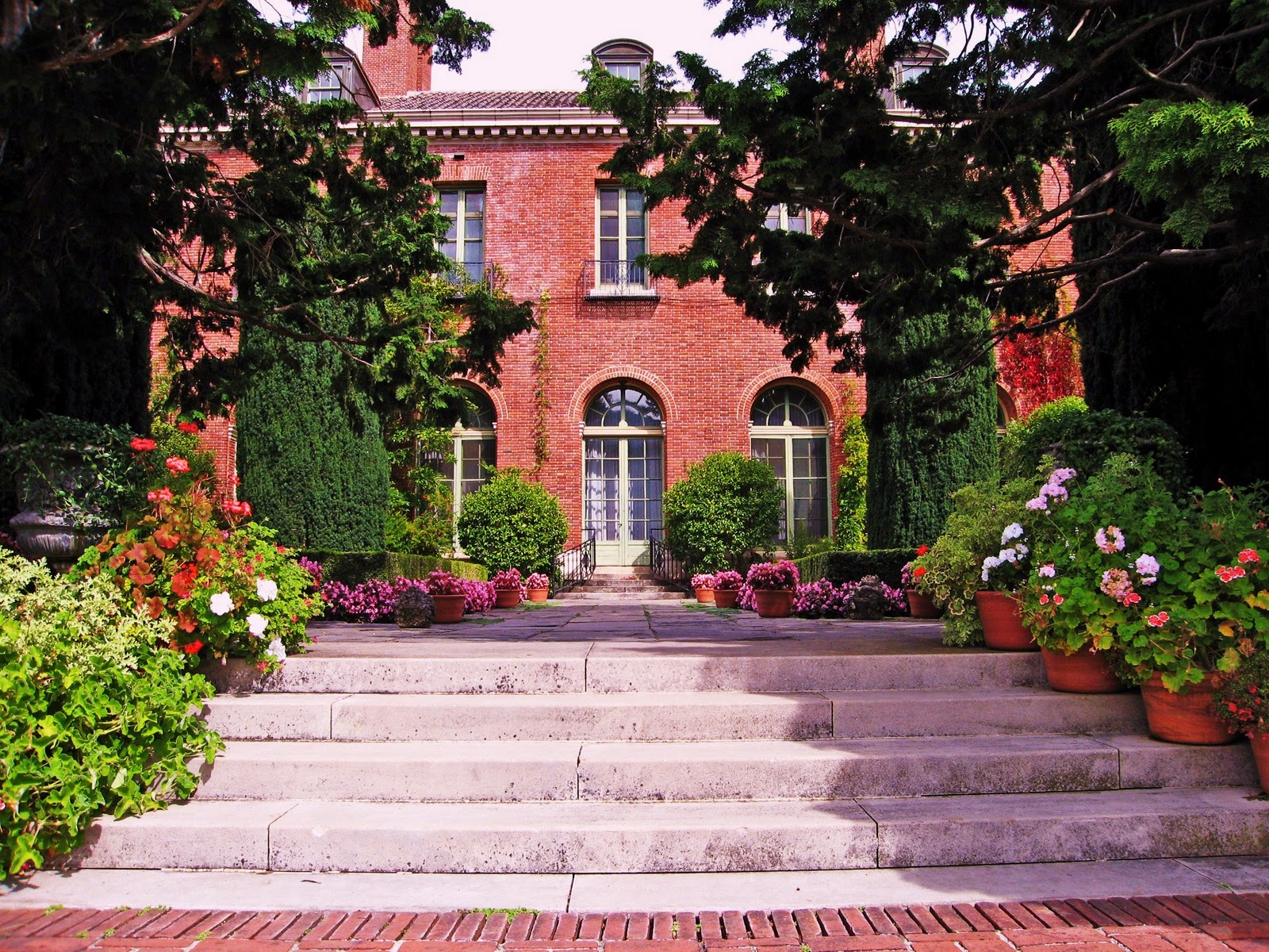 LBColby's DYNASTY Blog: Pix of the Day: FILOLI MANSION