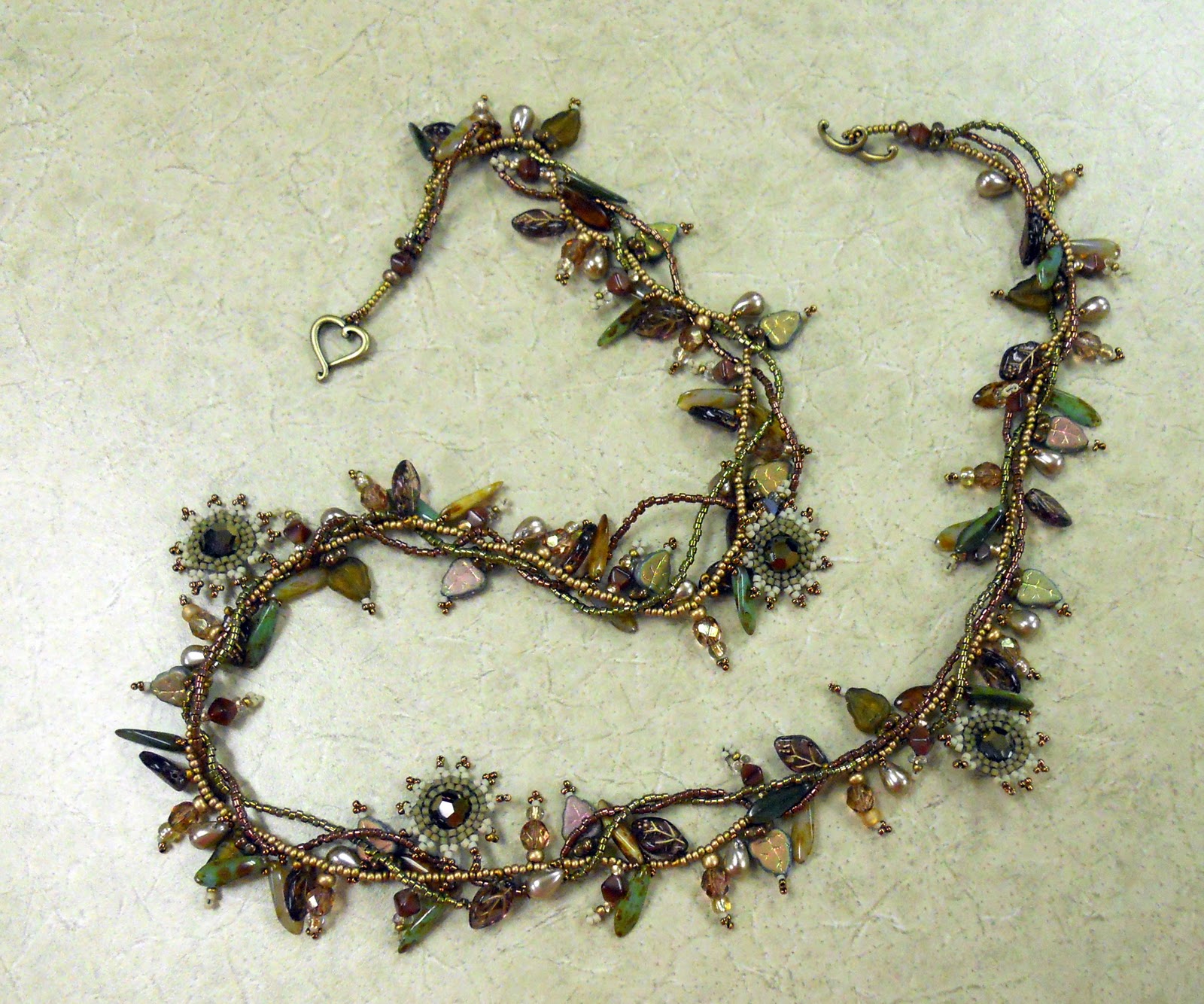 AnnePomeroyDixon: Summer Drop in and Bead - Marge's Laura McCabe Necklace