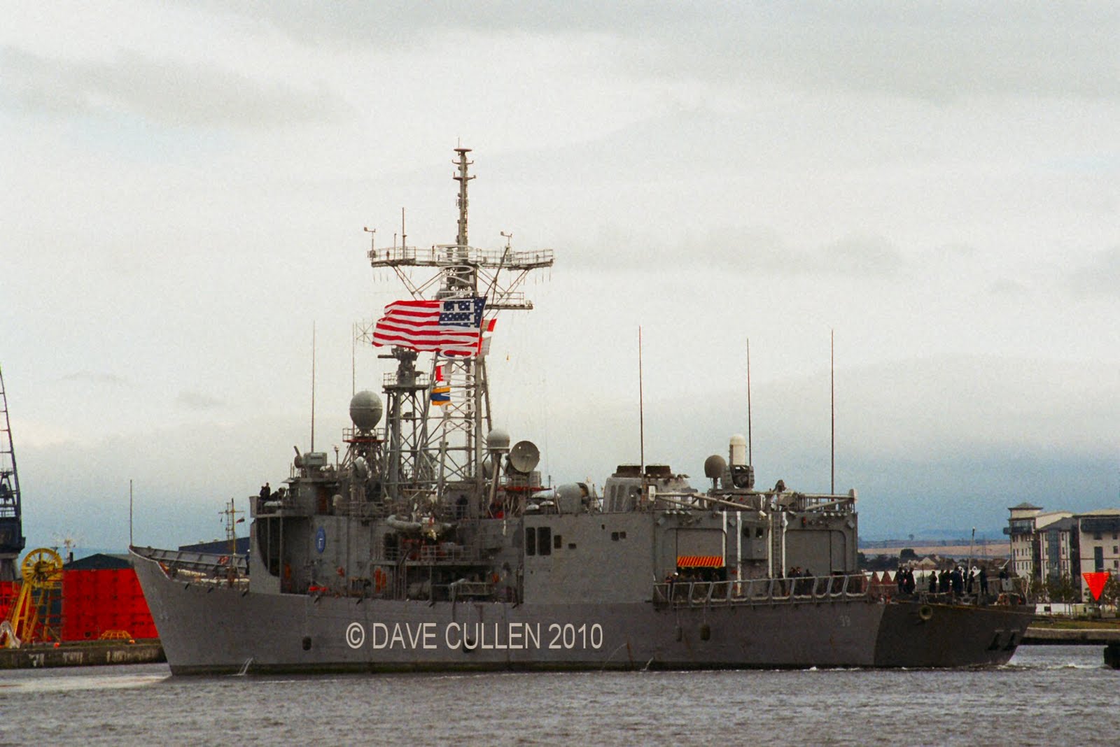 Warships and Auxiliaries: Oliver Hazard Perry Class Frigate