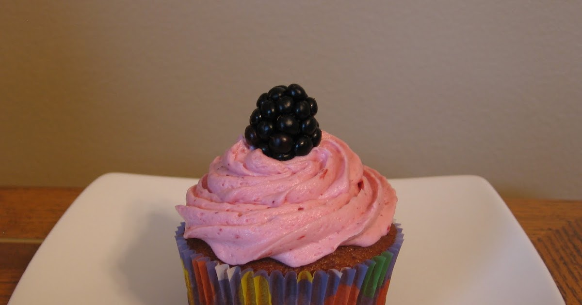Sweet Tooth Lulu Blackberry Cupcakes With Blackberry Buttercream Frosting