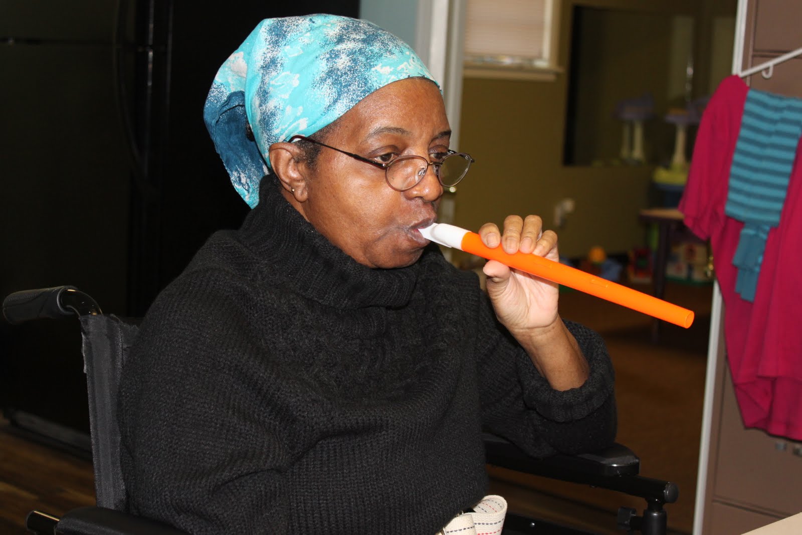 Mojoy: Gabbi assists in therapy